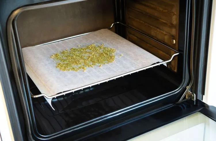How To Decarb Weed – Steps, Process, Preparing & Storage Tips